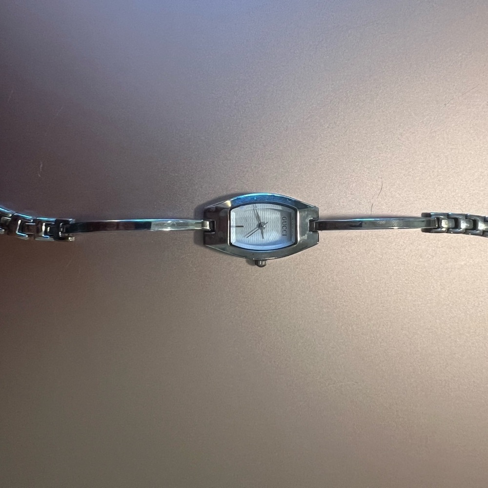 Gucci Silver Hexagonal Face Watch With Linked Band - Gem
